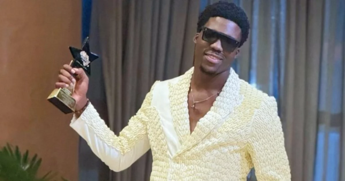 Showbiz : devenu artiste, Axel Merryl fait une forte déclaration sur ...